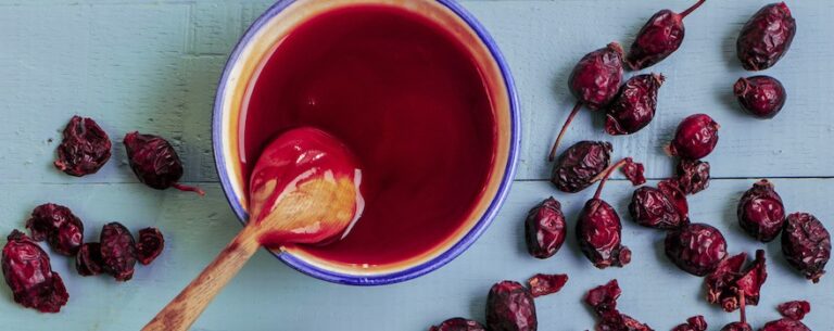 Cynorrhodon, la baie de la vitamine C : bienfaits, culture, posologie